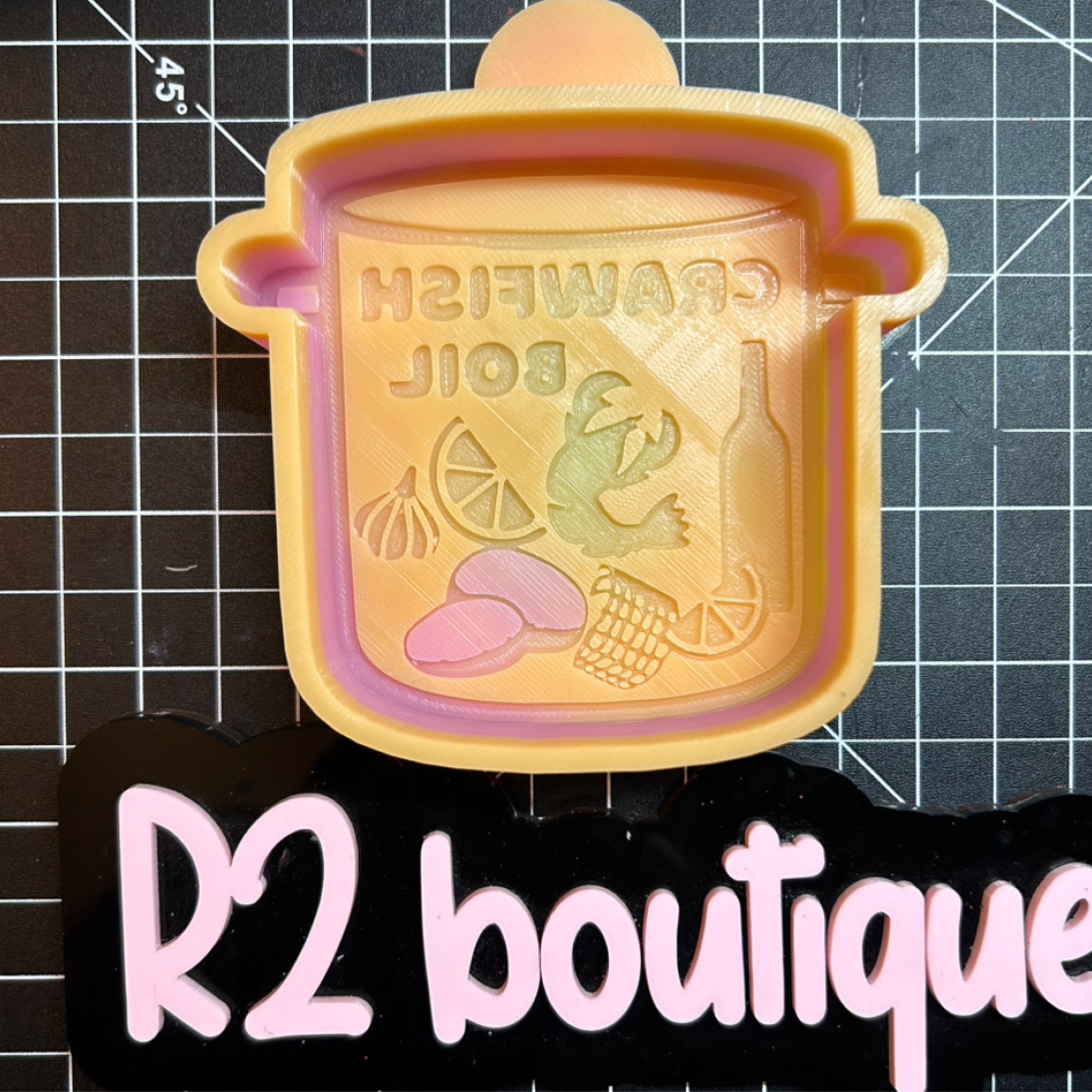 Crawfish boil mold | R2 Boutique