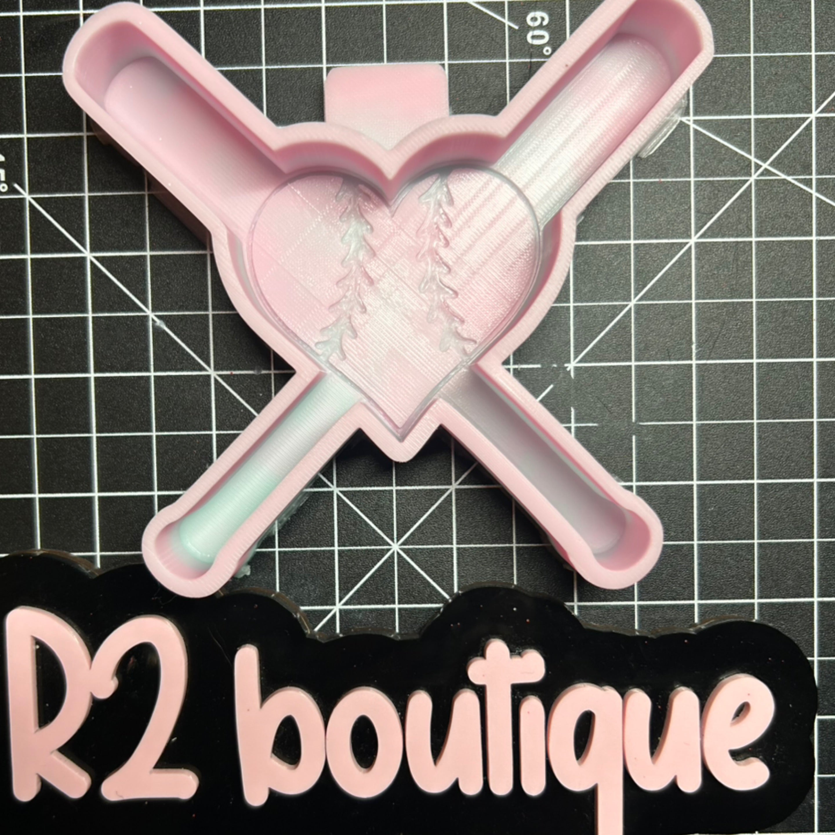 Baseball bats heart plate mold | R2 Boutique